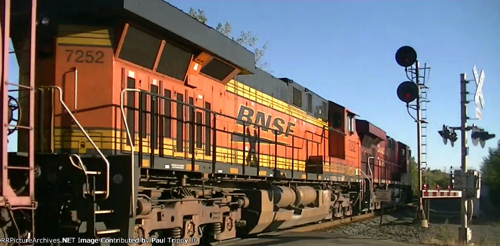 BNSF 7252